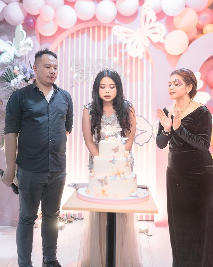 Keseruan Vicky Prasetyo saat Makan Bareng Artis hingga Menteri