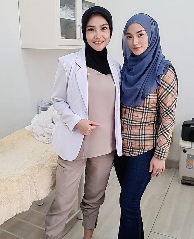 8 Foto Gaya Zaskia Gotix yang Kini Berhijab, Dipuji Makin Cantik