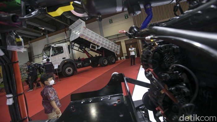 Intip Suasana Pameran Kendaraan Komersial di GIICOMVEC 2024