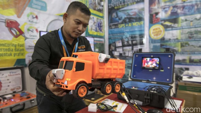 Intip Suasana Pameran Kendaraan Komersial di GIICOMVEC 2024