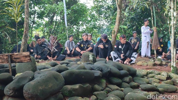 Potret Sakralnya Tradisi Nadran di Situs Ki Buyut Mangun Tapa Ciamis