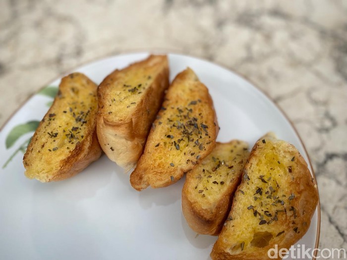 Jajan Roti Enak di Tempat Instagramable, Harganya Cuma Rp 5 Ribu!