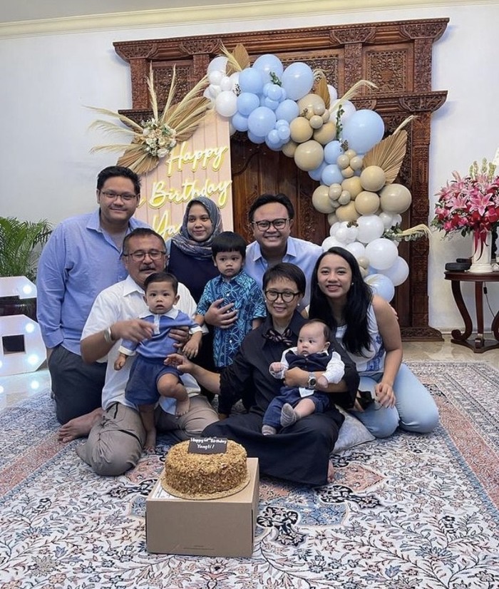 Keseruan Retno Marsudi Saat Makan Bareng Keluarga hingga Sri Mulyani