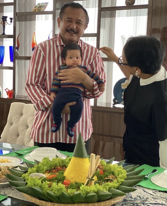 Keseruan Retno Marsudi Saat Makan Bareng Keluarga hingga Sri Mulyani