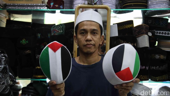 Penjualan Kopiah Meningkat Saat Ramadan, Ini Potretnya