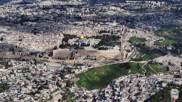 Foto Udara Kota Tua Yerusalem, Tempat Al-Aqsa Berdiri