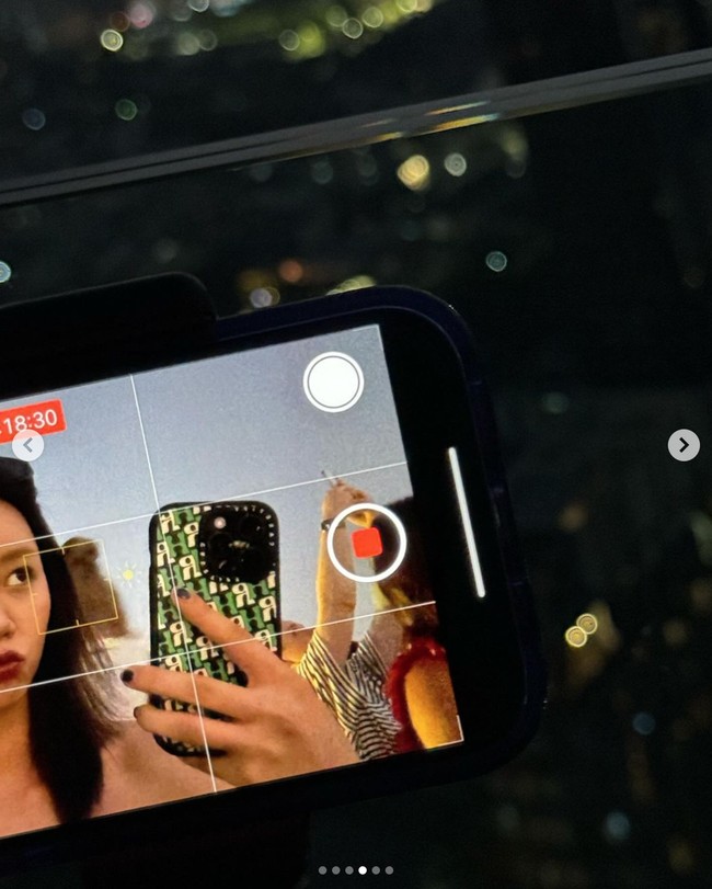 7 Foto Hyeri Pakai Casing Couple Hingga Ryu Jun Yeol Pacari Han So Hee