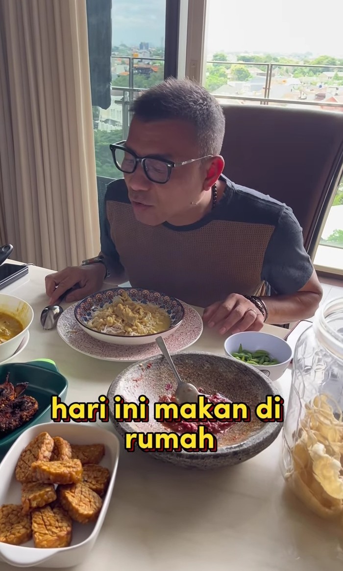 Gaya Anang Hermansyah Makan di Warteg hingga Restoran Mewah