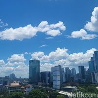 Langit Biru Jakarta Hari Ini, Kualitas Udara Indikator 'Baik'