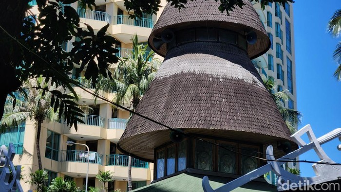 Masjid Perahu Al Munada, Rimbun Nan Sejuk di Tengah Belantara Jakarta