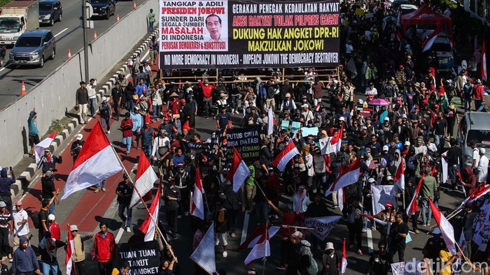 Penampakan Massa Demo yang Padati Depan DPR