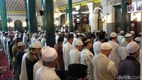 Bacaan Niat Sholat Jumat Lengkap dengan Waktu, Syarat dan Amalannya