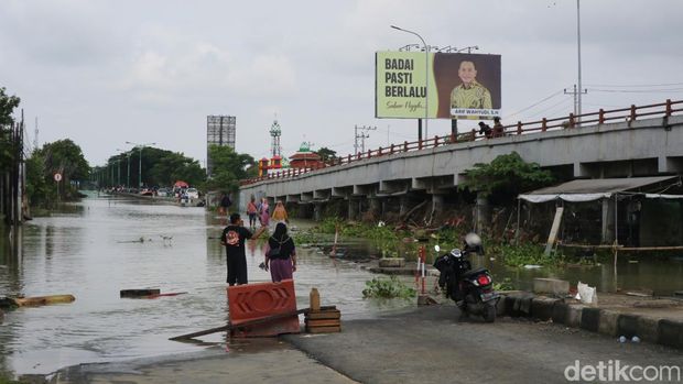 Banjir Jalan Pantura Karanganyar Demak Berangsur Surut Begini