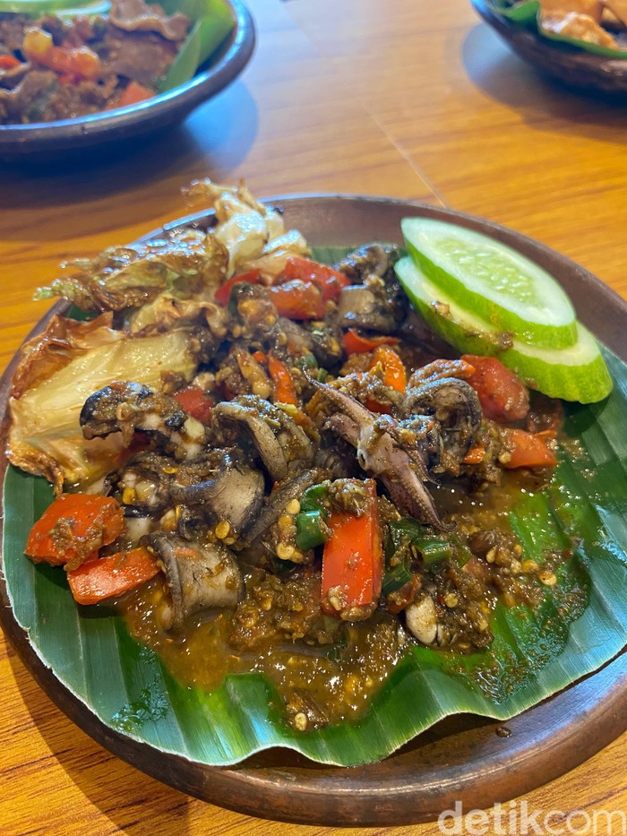 Bikin Jontor! Oseng Cumi dan Lidah di Sini Pedasnya Membara