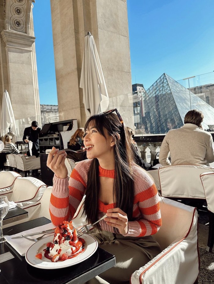 Sebelum Melahirkan, Jessica Mila Asyik Kulineran di Paris
