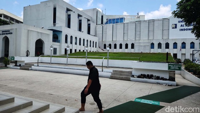 Potret Megah dan Bersejarah Masjid Al Azhar Jakarta