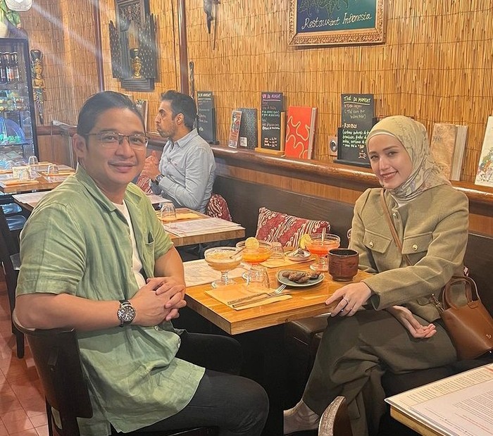 Adelia Pasha Doyan Makan di Restoran Mewah hingga Pecel Lele Kaki Lima
