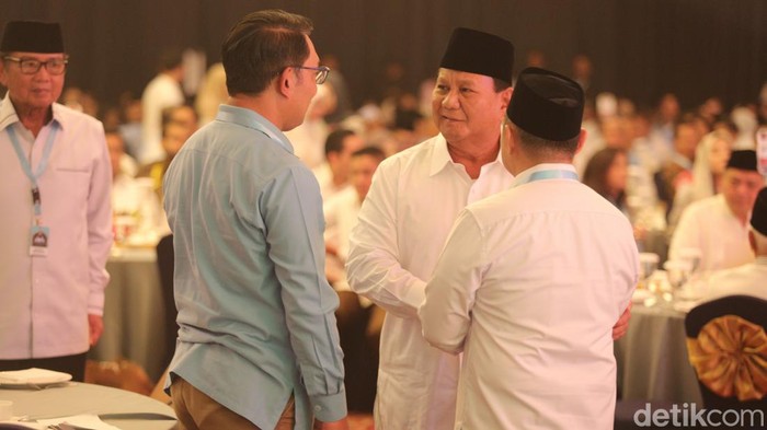 Momen Prabowo-Gibran Silaturahmi dan Bukber Bareng TKN Momen Prabowo-Gibran Silaturahmi dan Bukber Bareng TKN