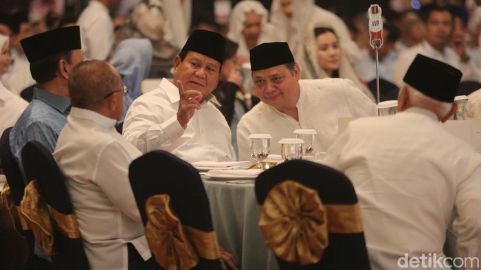 Momen Prabowo-Gibran Silaturahmi dan Bukber Bareng TKN Momen Prabowo-Gibran Silaturahmi dan Bukber Bareng TKN