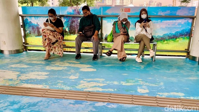 Potret 3 Halte TransJakarta yang Disulap Bak Galeri Seni Potret 3 Halte TransJakarta yang Disulap Bak Galeri Seni