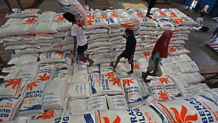 17 Ribu Ton Beras Impor Thailand Tiba di Banten, Ini Potretnya 17 Ribu Ton Beras Impor Thailand Tiba di Banten, Ini Potretnya