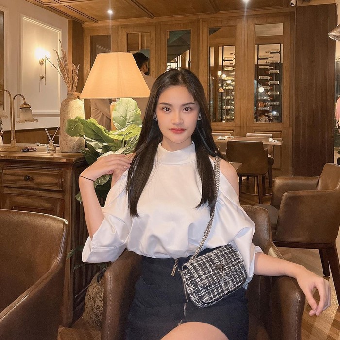 Adzana Ashel eks JKT48 yang Hobi Kulineran Cantik
