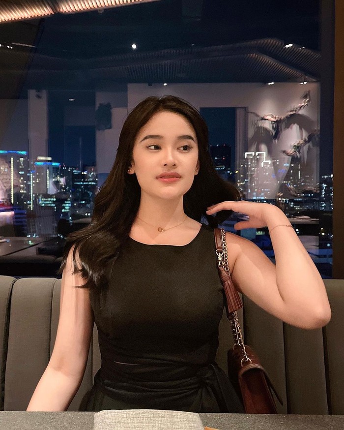 Adzana Ashel eks JKT48 yang Hobi Kulineran Cantik