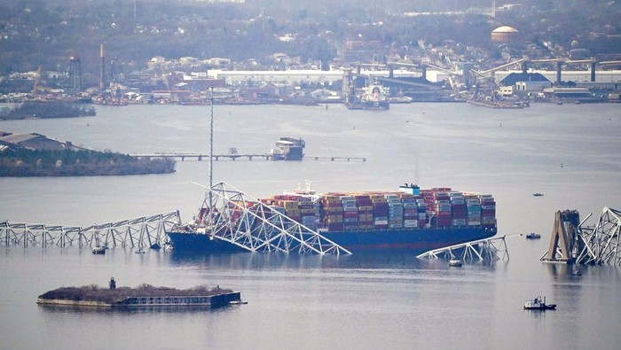 Penampakan Jembatan Baltimore AS Ambruk Ditabrak Kapal Kargo Penampakan Jembatan Baltimore AS Ambruk Ditabrak Kapal Kargo