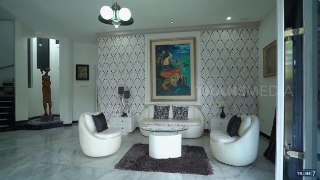 8 Potret Rumah Unik Dokter Boyke, Bentuknya Terinspirasi Keong