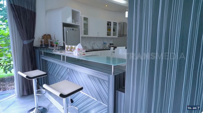 8 Potret Rumah Unik Dokter Boyke, Bentuknya Terinspirasi Keong