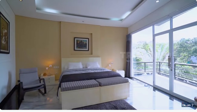 8 Potret Rumah Unik Dokter Boyke, Bentuknya Terinspirasi Keong