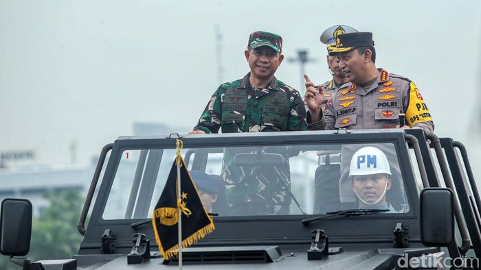 Apel Gelar Pasukan Operasi Ketupat 2024 di Monas untuk Amankan Mudik