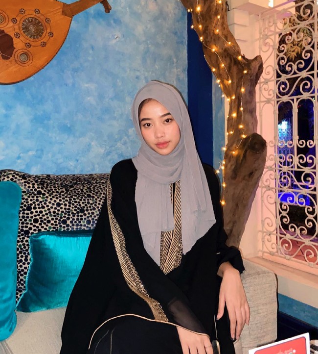 7 Potret Hijab Ghaniya Salma, Putri Sulung Opick yang Curi Atensi