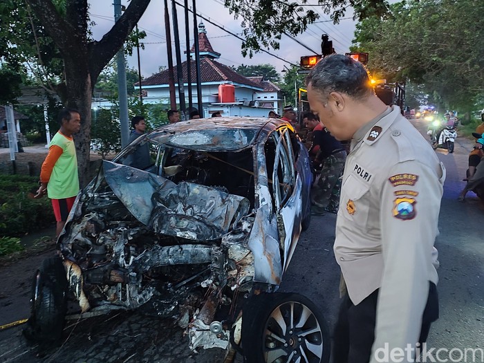 7 Fakta Pilu Teriakan Minta Tolong 2 Penumpang Brio Sebelum Tewas ... 7 Fakta Pilu Teriakan Minta Tolong 2 Penumpang Brio Sebelum Tewas ...