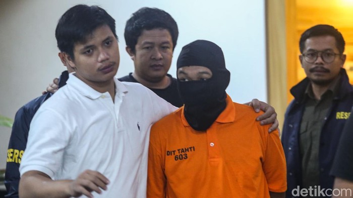 Foto Pelaku-Barbuk Pedang Kasus Pembunuhan Praka Supriyadi di Bekasi