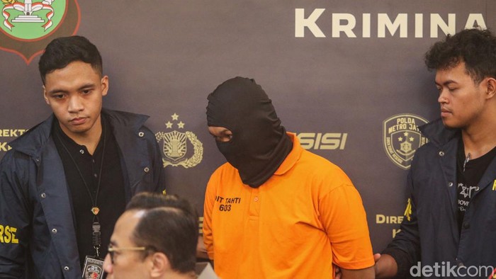 Foto Pelaku-Barbuk Pedang Kasus Pembunuhan Praka Supriyadi di Bekasi