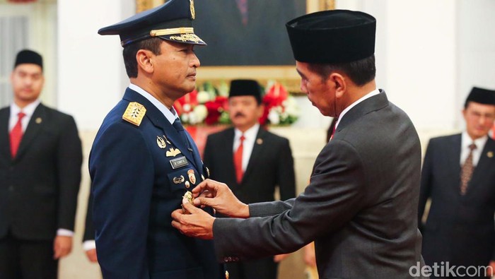 Potret Jokowi Lantik Marsdya Tonny Harjono Jadi KSAU