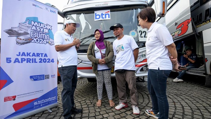 Ribuan Orang Ikut Mudik Gratis BUMN Ribuan Orang Ikut Mudik Gratis BUMN