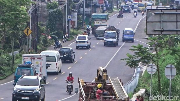 Waspada! Ada Jalan Menurun Sepanjang 10 Km di Jalur Kertek Wonosobo Waspada! Ada Jalan Menurun Sepanjang 10 Km di Jalur Kertek Wonosobo
