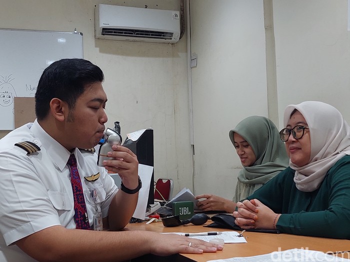 Foto: Intip Persiapan Pramugari dan Pilot Batik Air Sebelum Terbang
