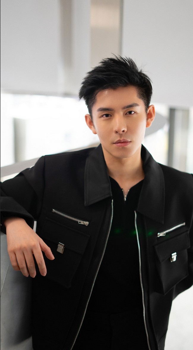 Potret Pria Dulu Viral Disebut Mirip 'Siluman Ular Putih', Kini Bak Beda Orang