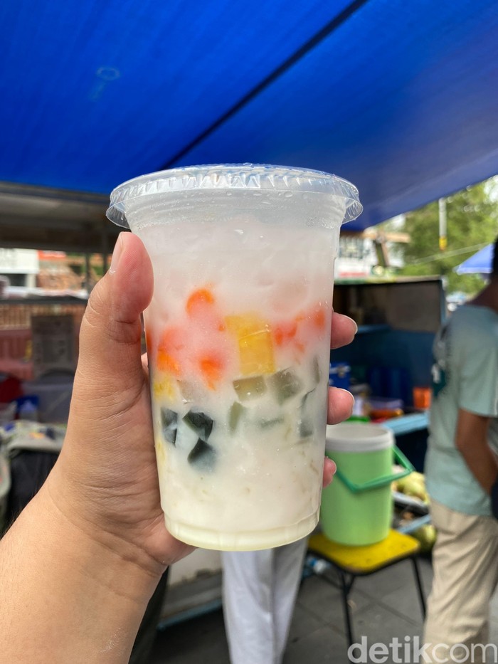 Segar! Es Cendol Durian dan Es Rumput Laut yang Legendaris di Padang