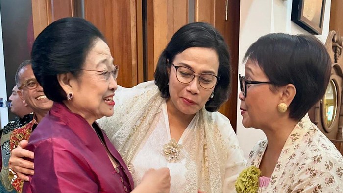 Momen Akrab Sri Mulyani Silaturahmi Lebaran Dengan Jokowi Dan Megawati