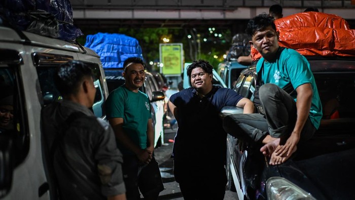 Secuil Kisah Memeluk Rindu Melangkah Pulang