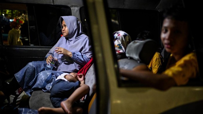 Secuil Kisah Memeluk Rindu Melangkah Pulang