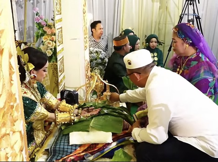 Pangling, Tampilan Putri DA di Acara Adat Bugis Mappacci Jelang Pernikahan