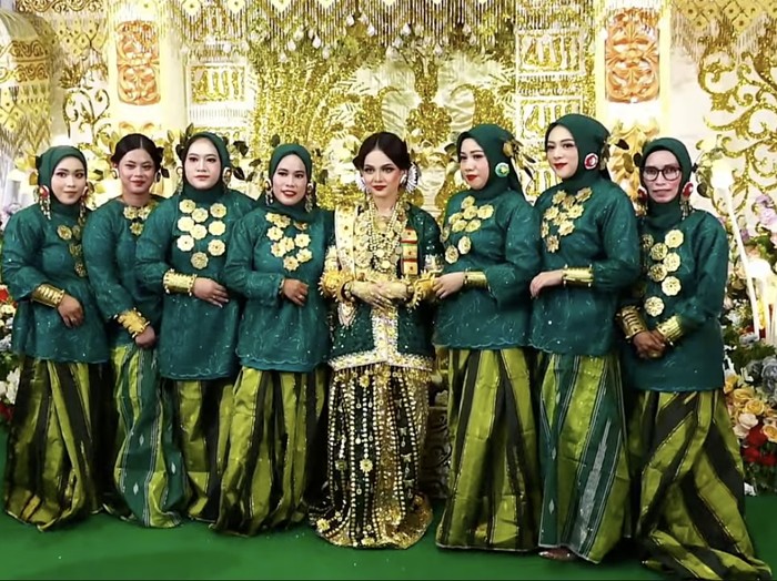 Pangling, Tampilan Putri DA di Acara Adat Bugis Mappacci Jelang Pernikahan