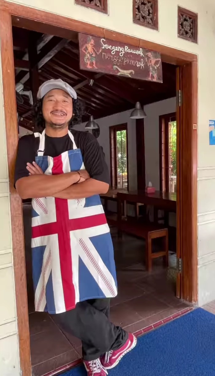 Isa Bajaj Senang Belanja ke Pasar hingga Makan Makanan Ndeso