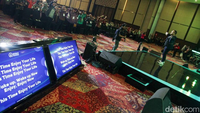 Konser Motivasional ROE Bakar Semangat Peserta Rakerkesnas 2024 Konser Motivasional ROE Bakar Semangat Peserta Rakerkesnas 2024