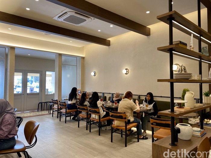 Lembut Legit Tiramisu Maiku dengan Paduan Maple Cinnamon Oat Latte